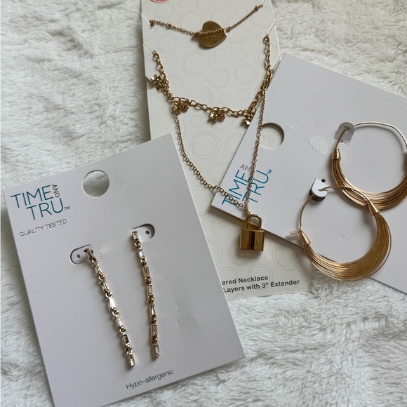 Time and Tru | Jewelry | Time And Tru Gold Jewelry Set | Poshmark